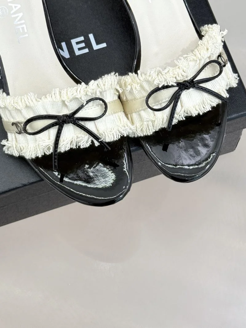 Low-cost Chanel Slippers