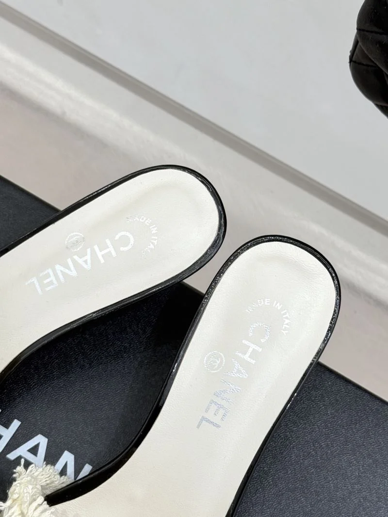 Low-cost Chanel Slippers