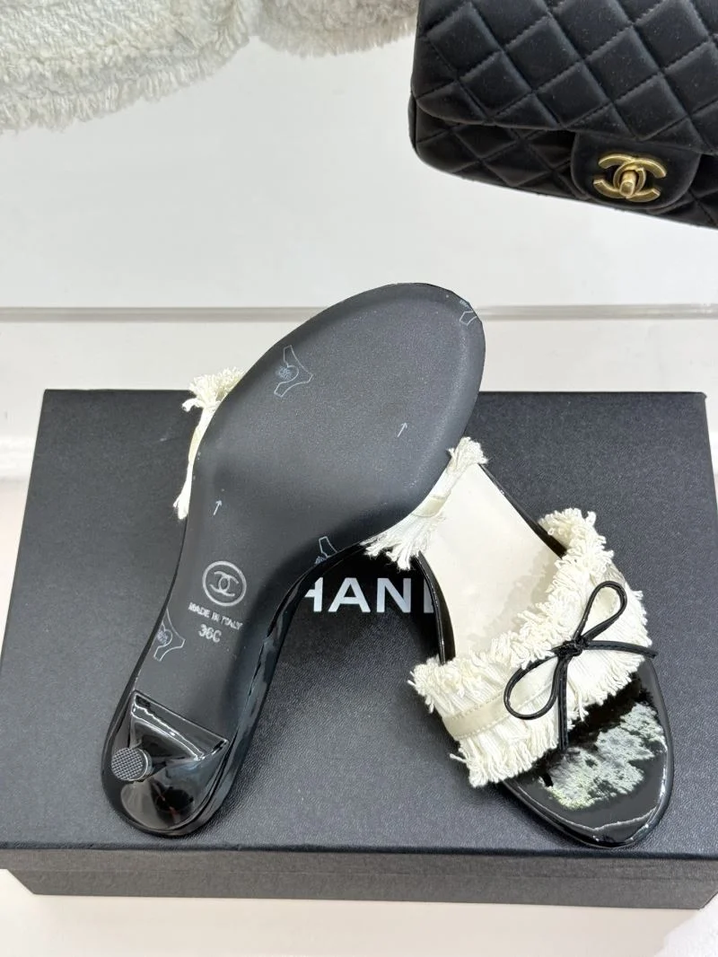 Low-cost Chanel Slippers