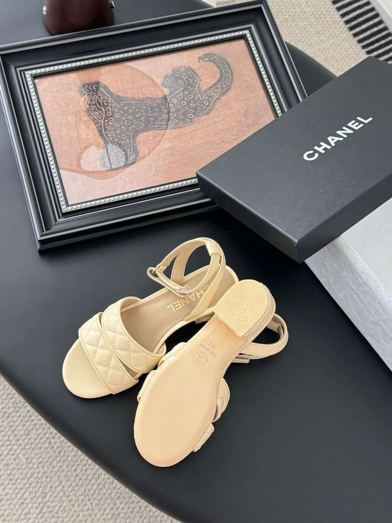 Top mirror Chanel Slippers