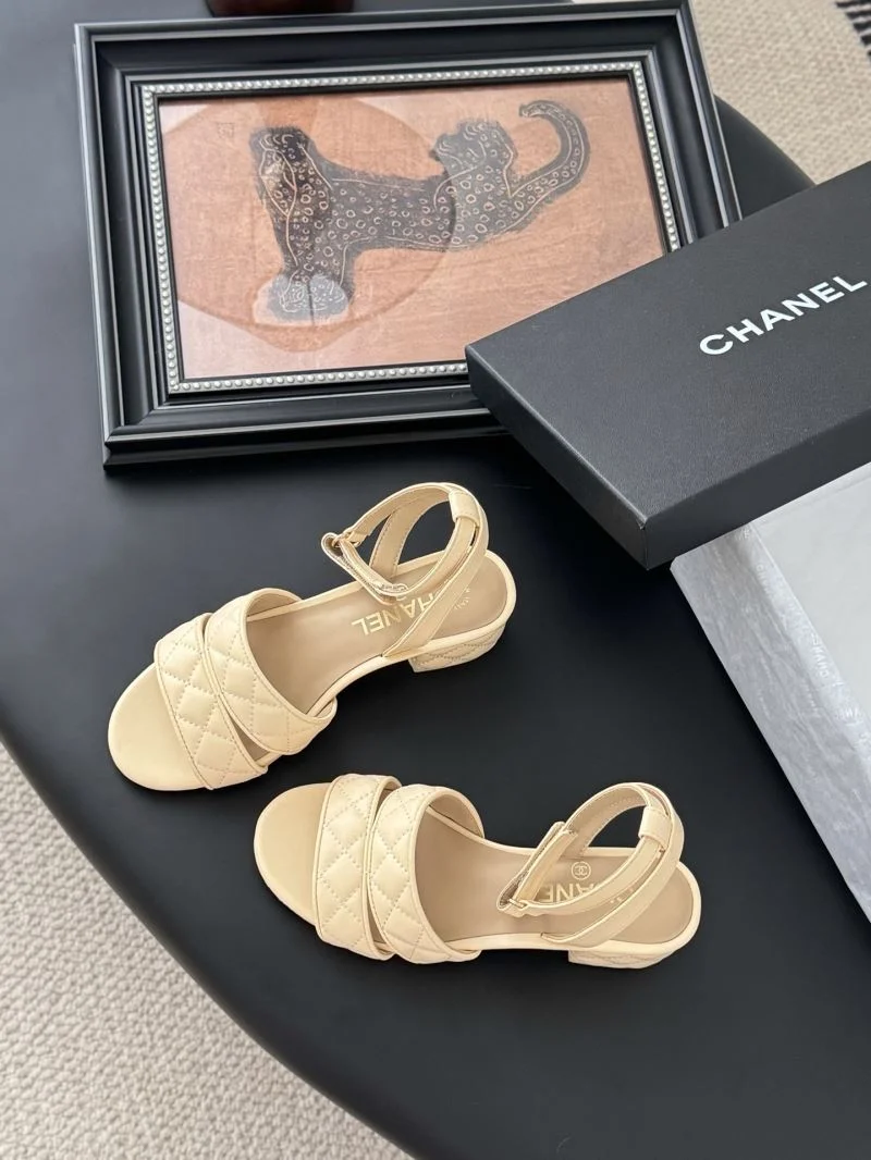 Top mirror Chanel Slippers