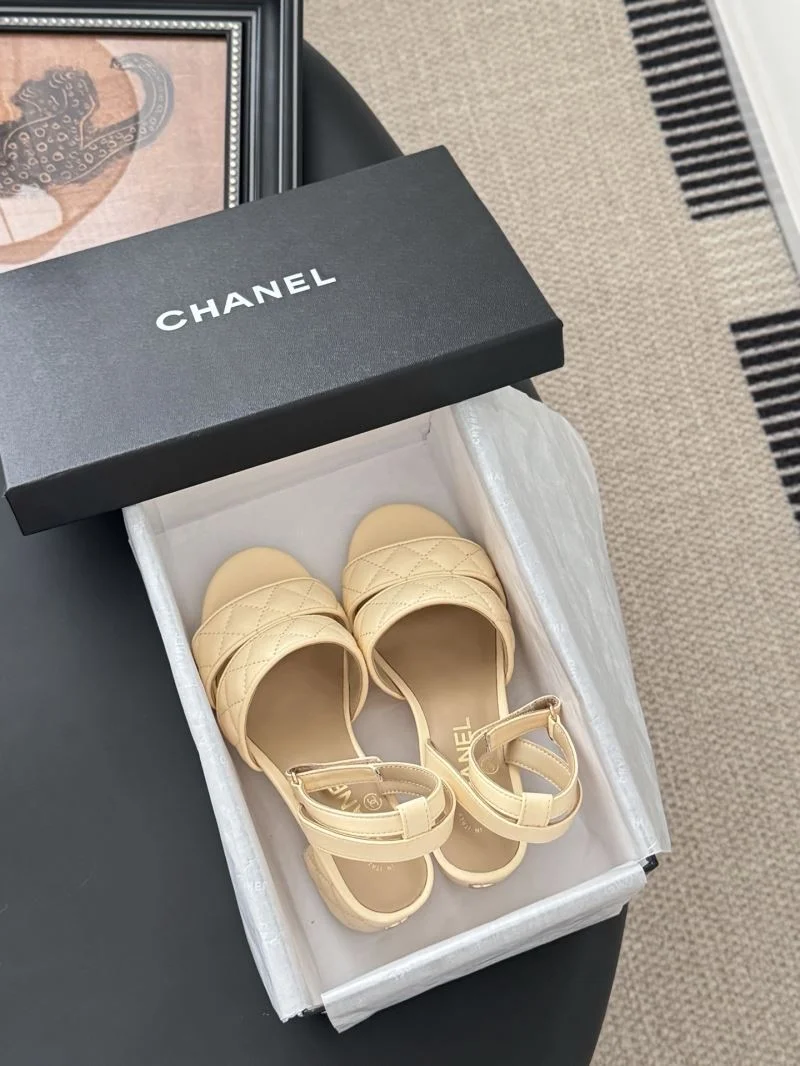 Top mirror Chanel Slippers