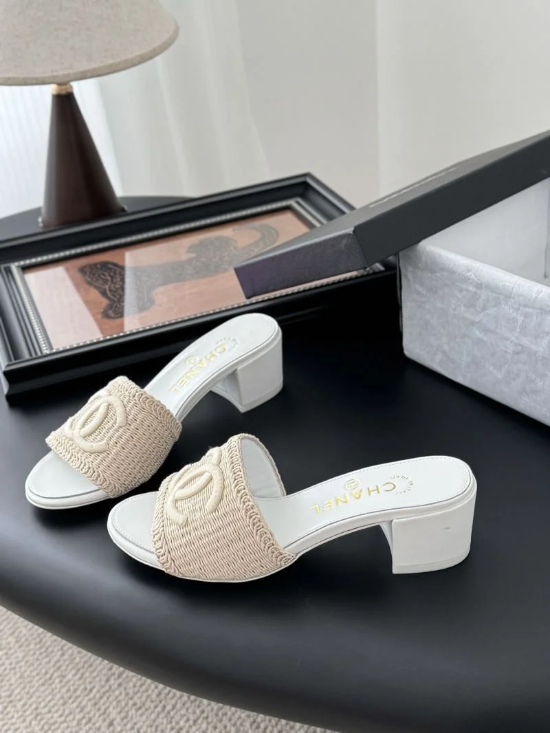Top mirror Chanel Slippers