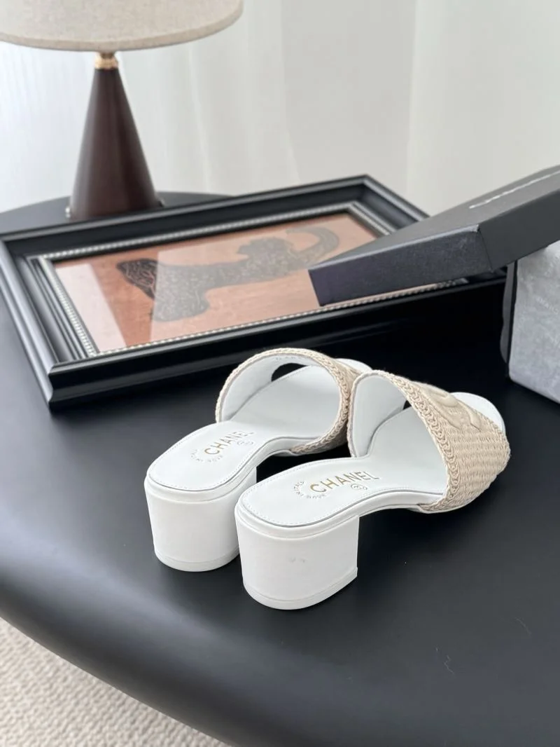 Top mirror Chanel Slippers