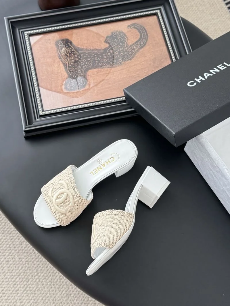 Top mirror Chanel Slippers