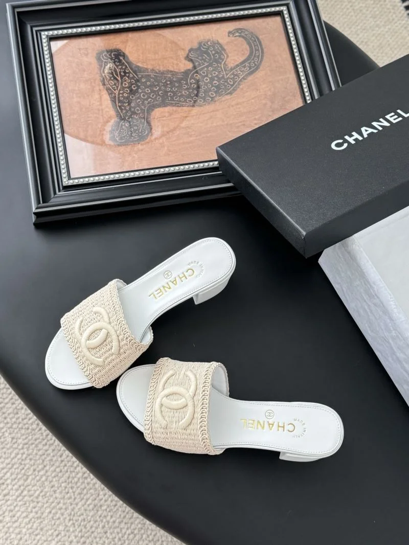 Top mirror Chanel Slippers