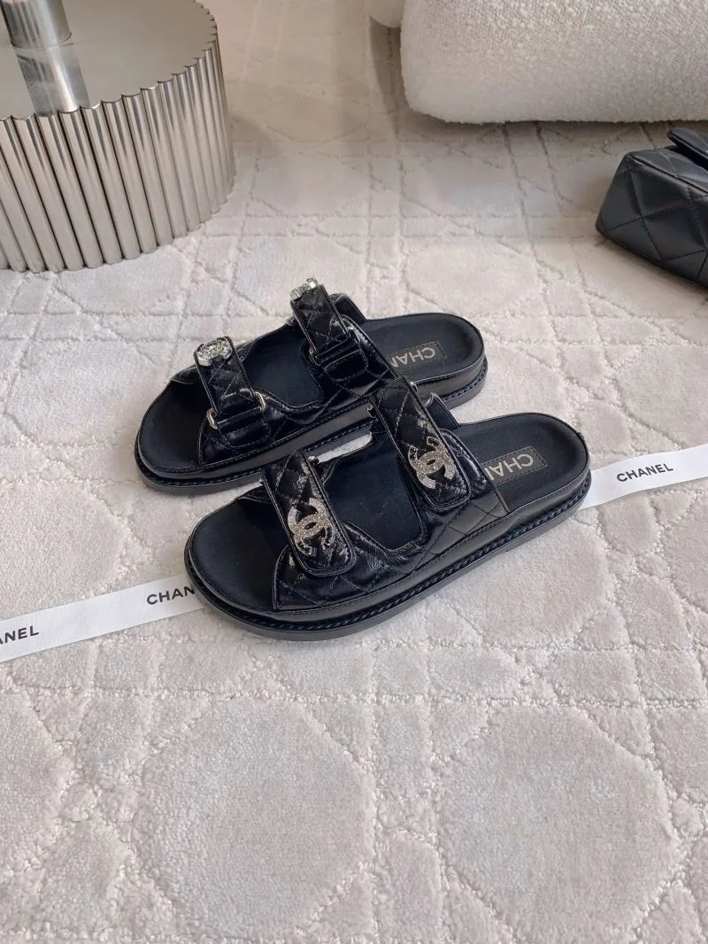 Top mirror Chanel Slippers