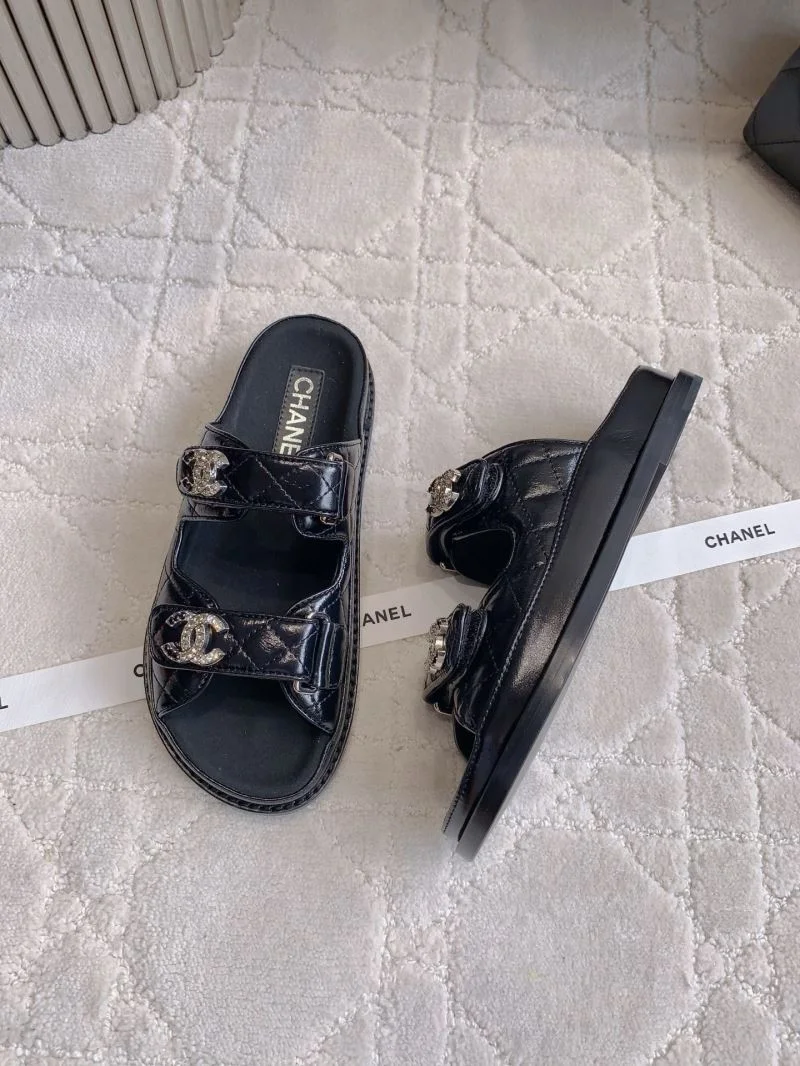Top mirror Chanel Slippers
