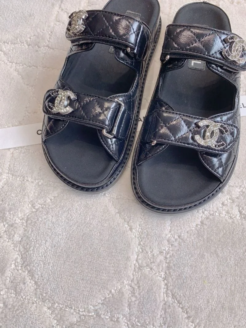 Top mirror Chanel Slippers