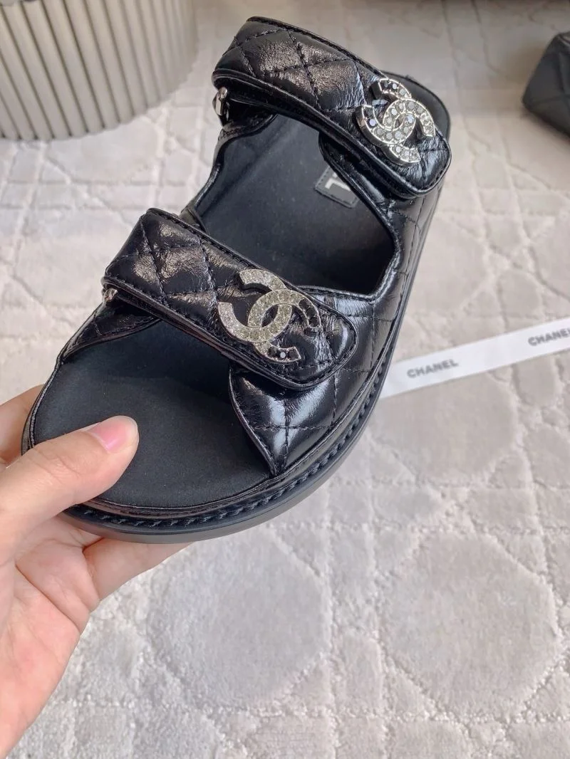 Top mirror Chanel Slippers
