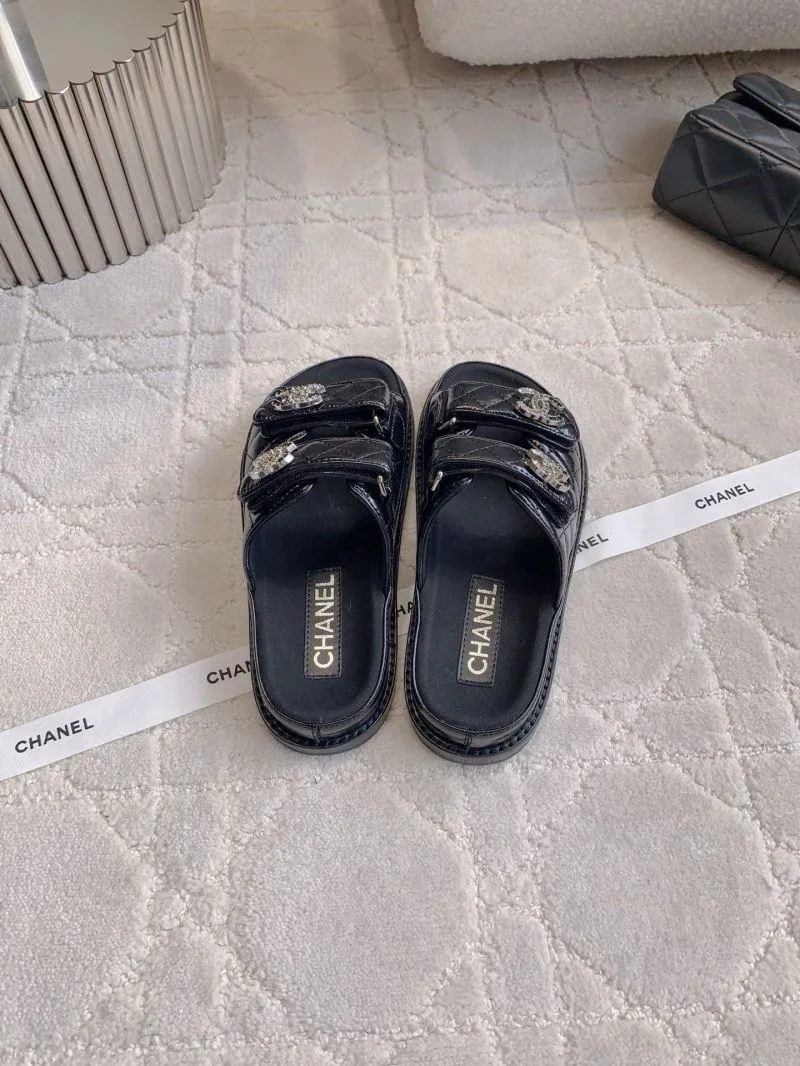 Top mirror Chanel Slippers