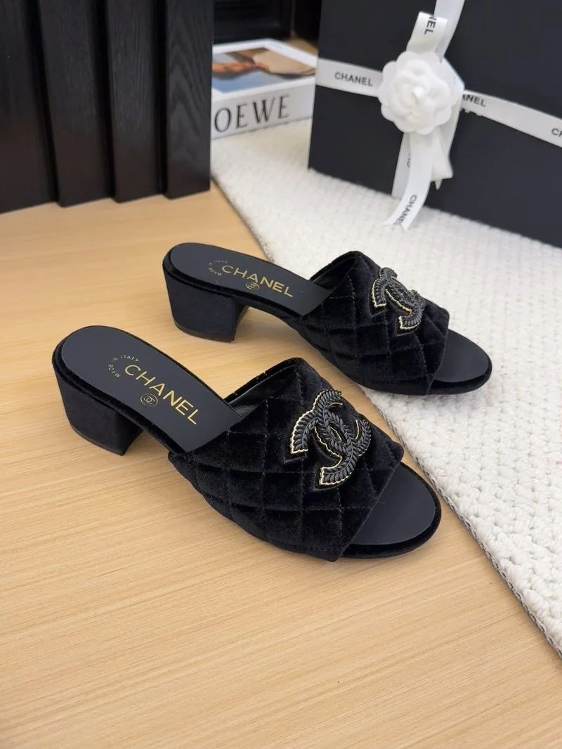Top match Chanel Slippers