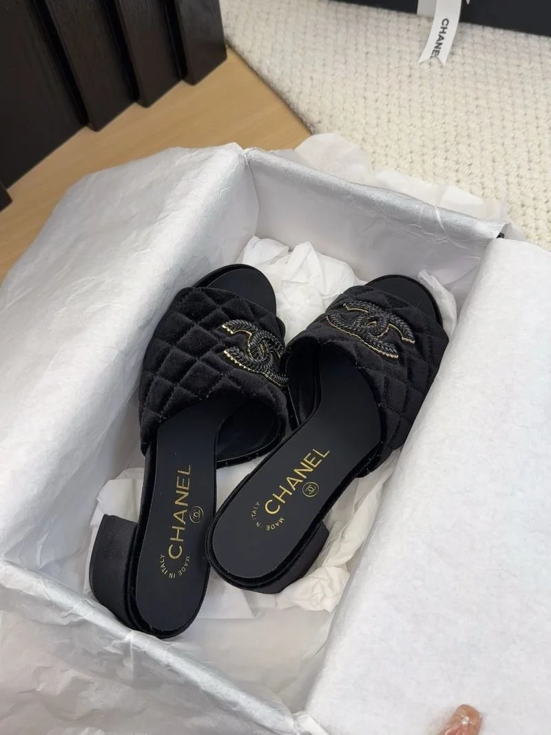 Top match Chanel Slippers