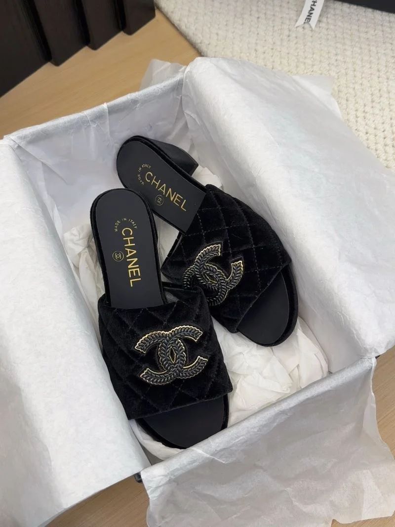Top match Chanel Slippers