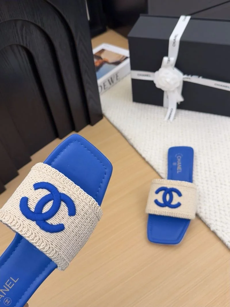 Low-cost Chanel Slippers