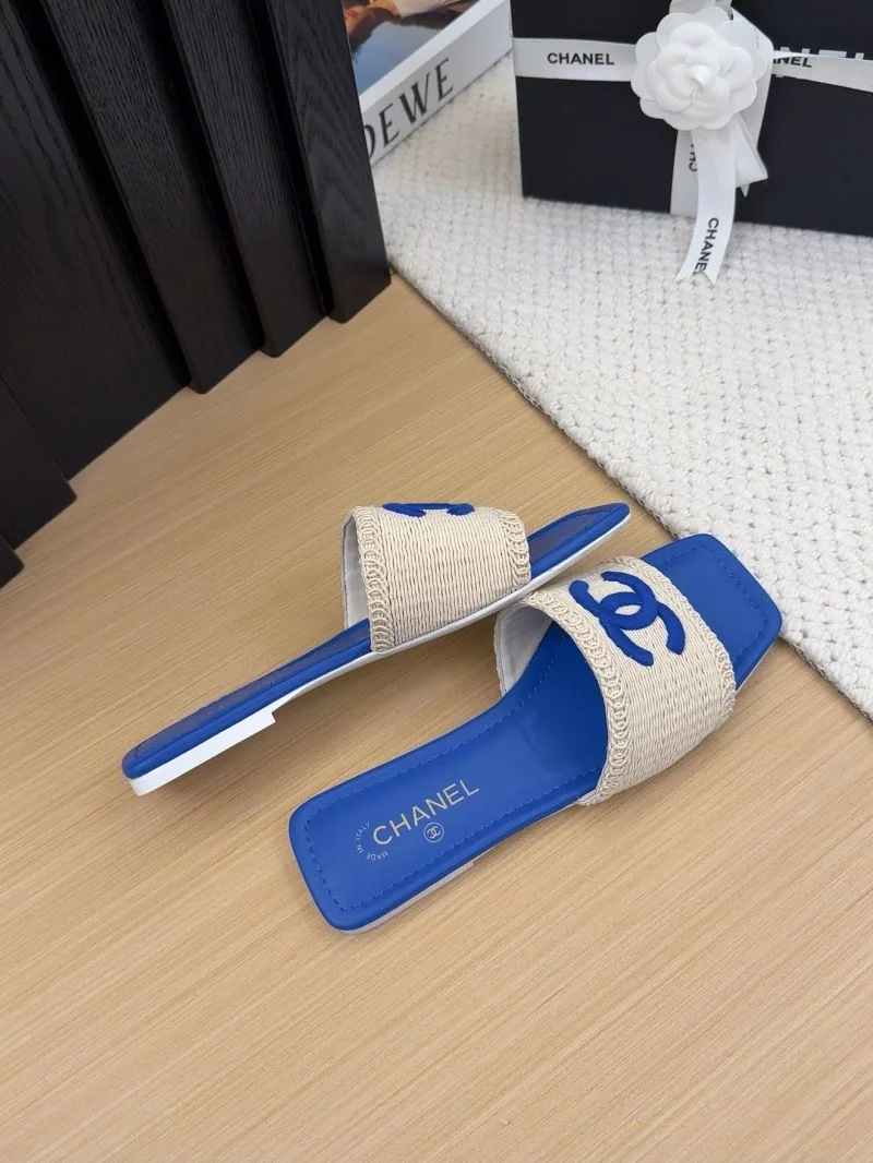Low-cost Chanel Slippers