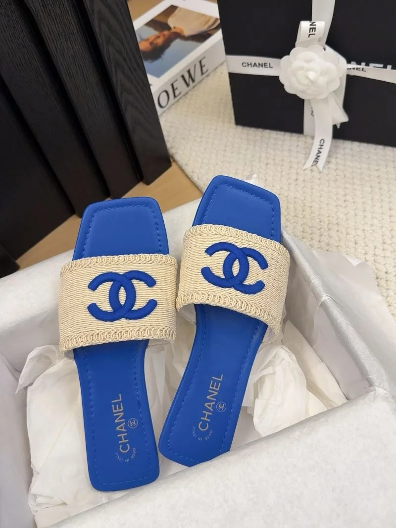 Low-cost Chanel Slippers