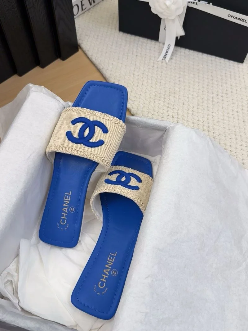 Low-cost Chanel Slippers