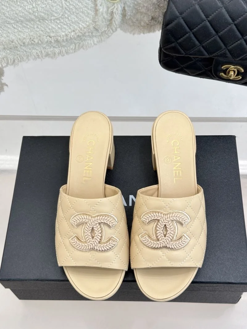 Low-cost Chanel Slippers