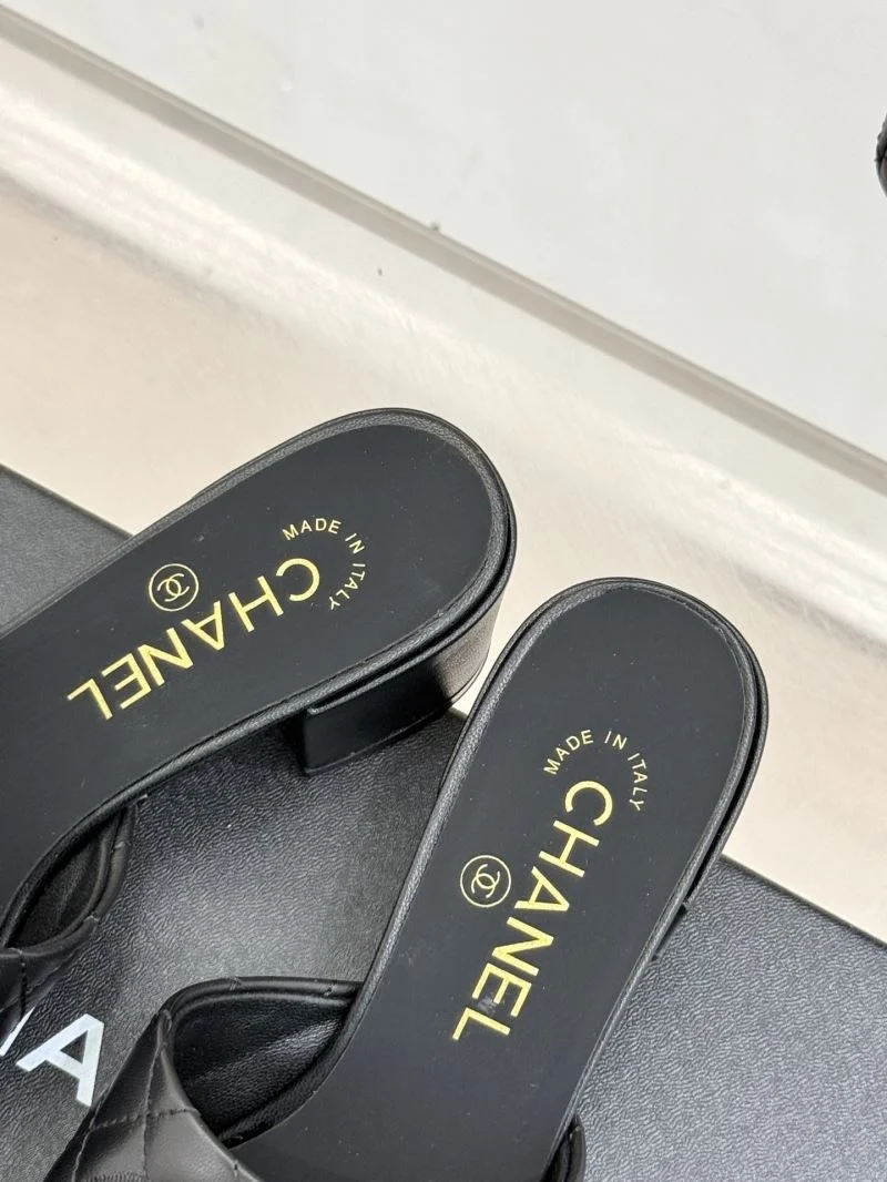 Low-cost Chanel Slippers