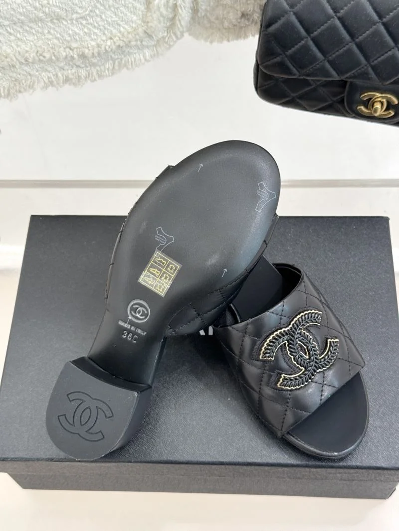 Low-cost Chanel Slippers