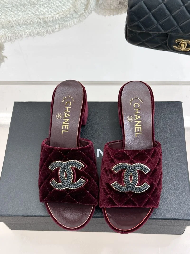 Low-cost Chanel Slippers