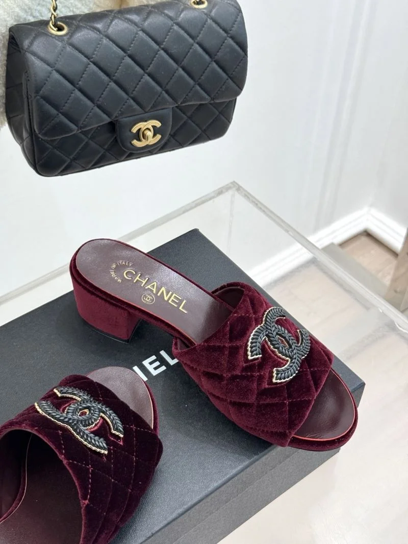 Low-cost Chanel Slippers
