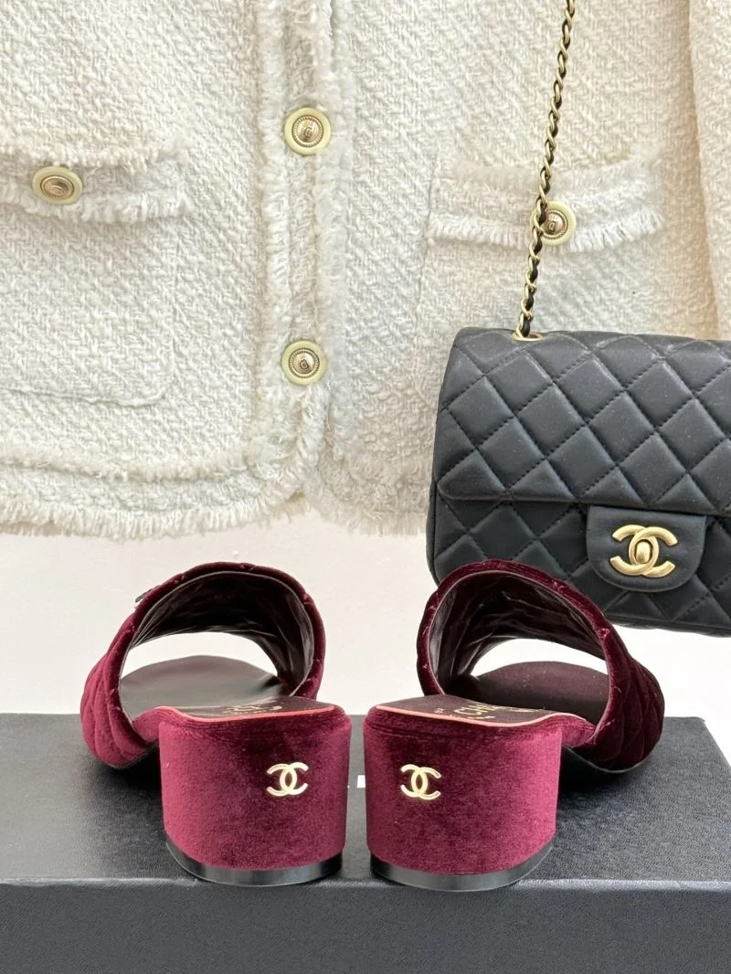Low-cost Chanel Slippers