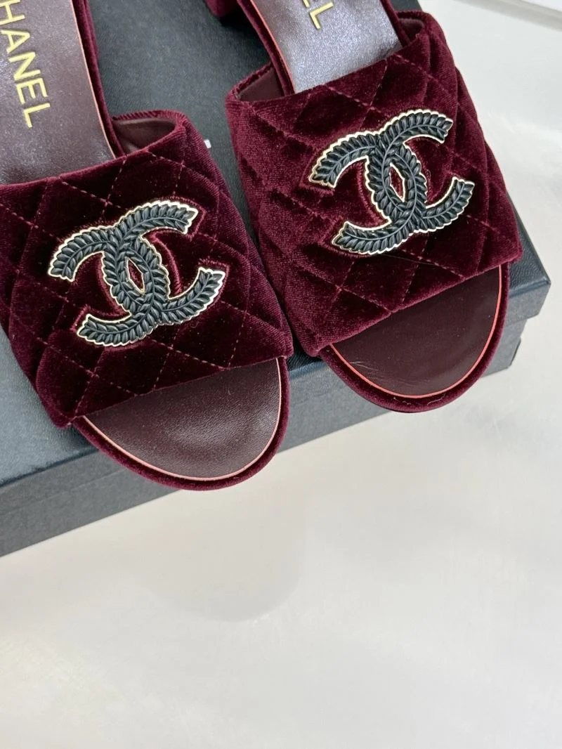 Low-cost Chanel Slippers