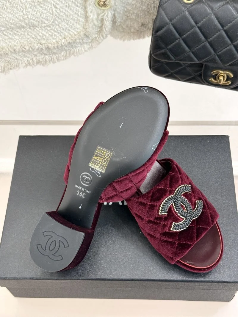 Low-cost Chanel Slippers