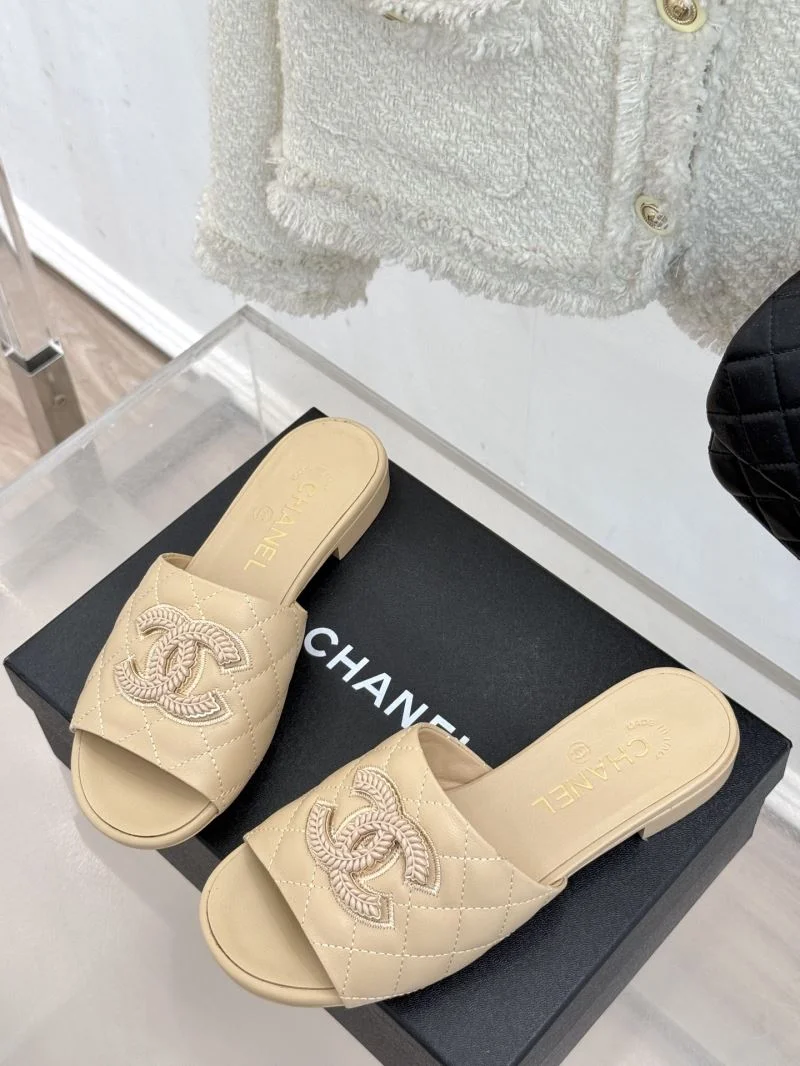 Top match Chanel Slippers