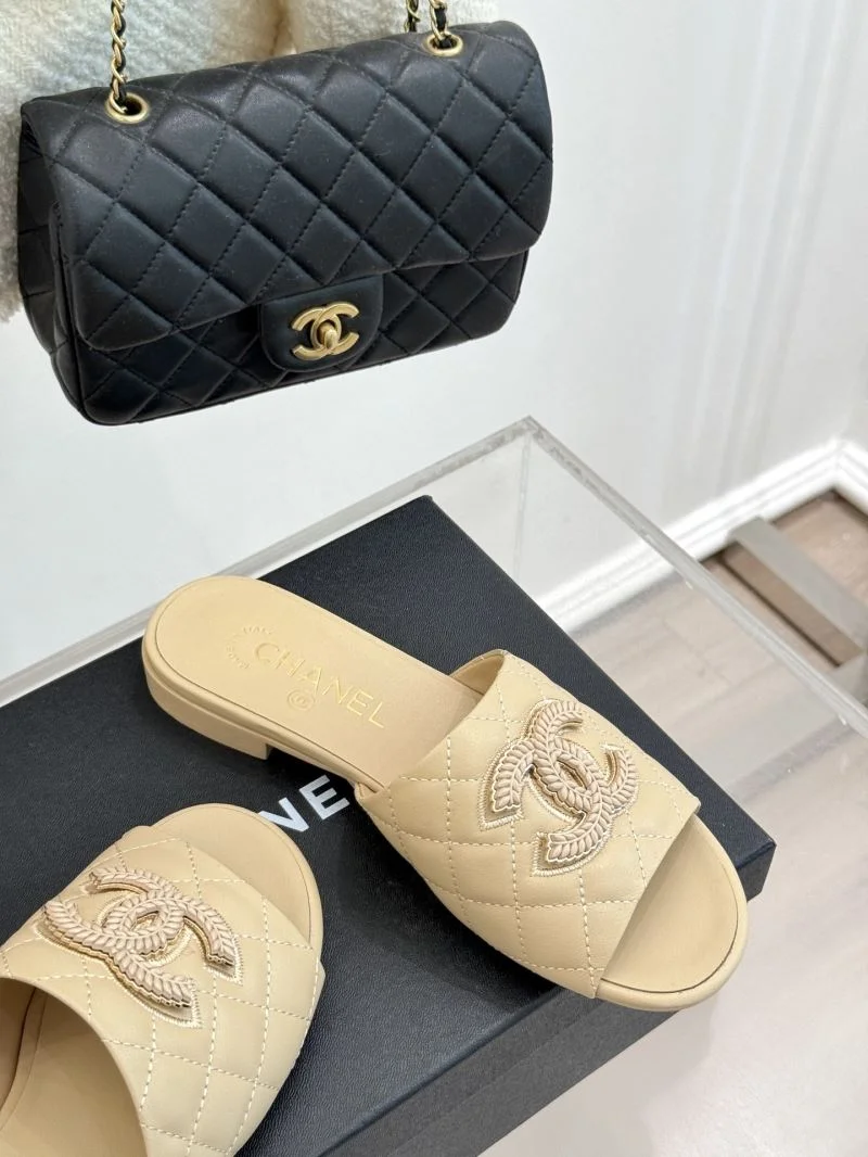 Top match Chanel Slippers