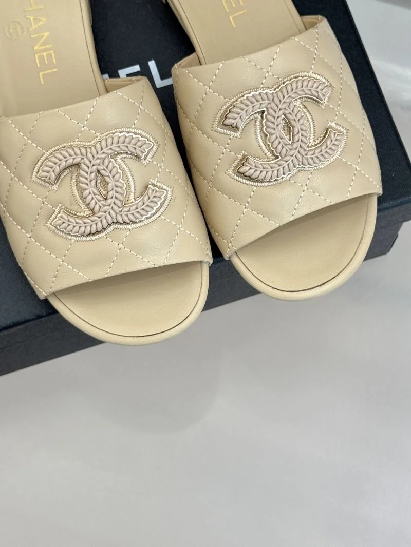 Top match Chanel Slippers