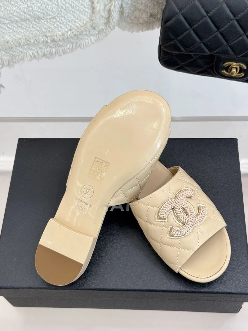 Top match Chanel Slippers