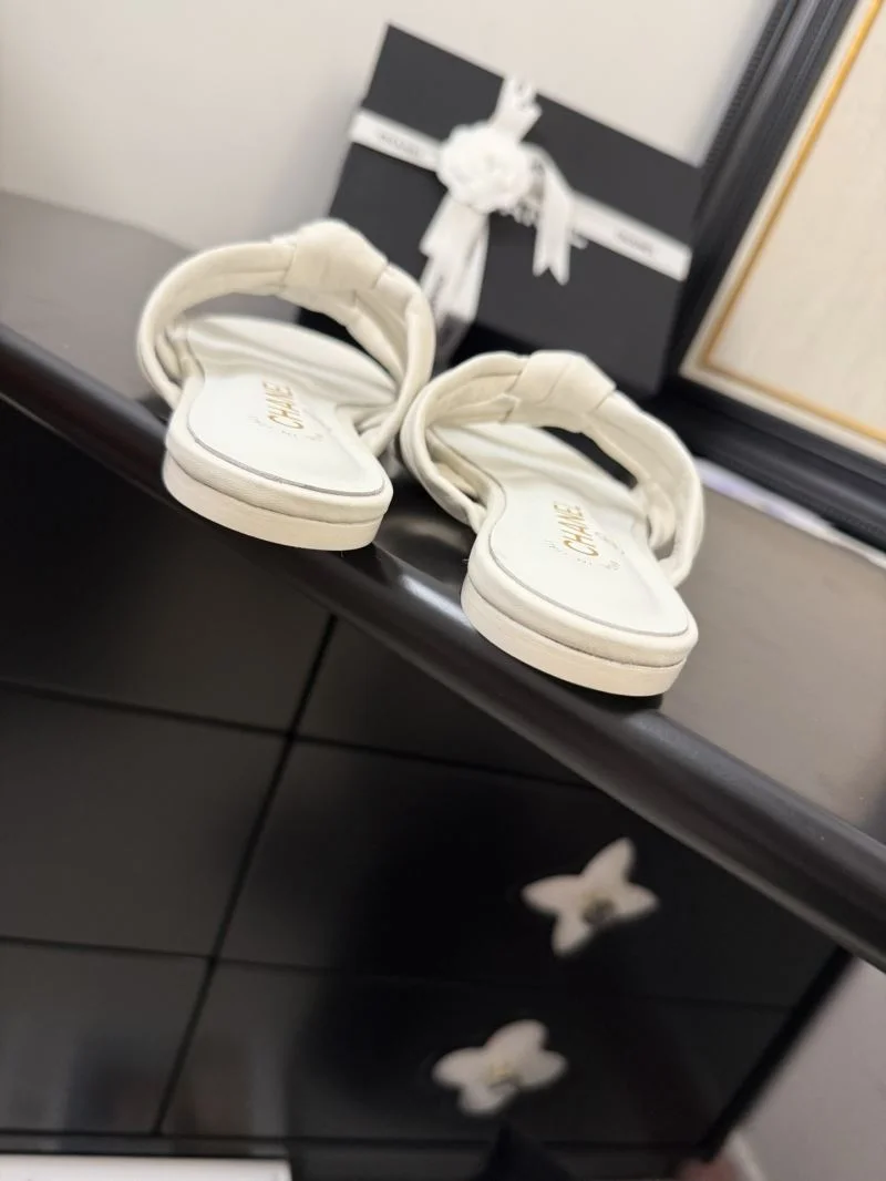 1:1 copy Chanel Slippers