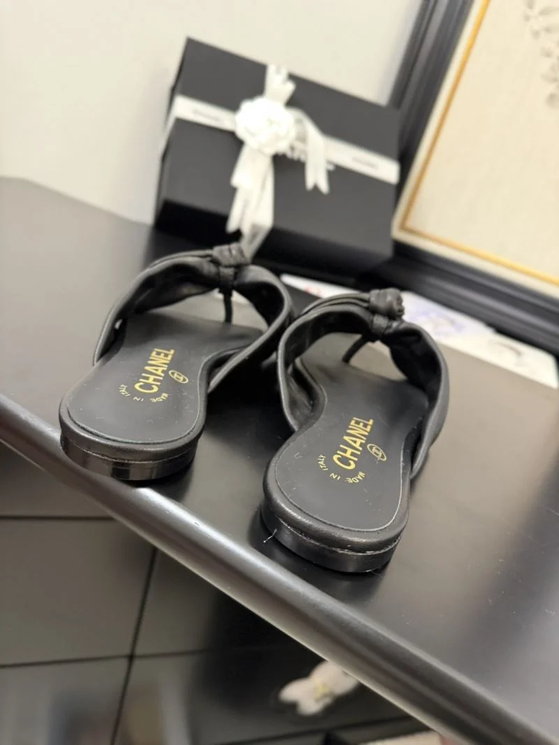 Mirror quality Chanel Slippers