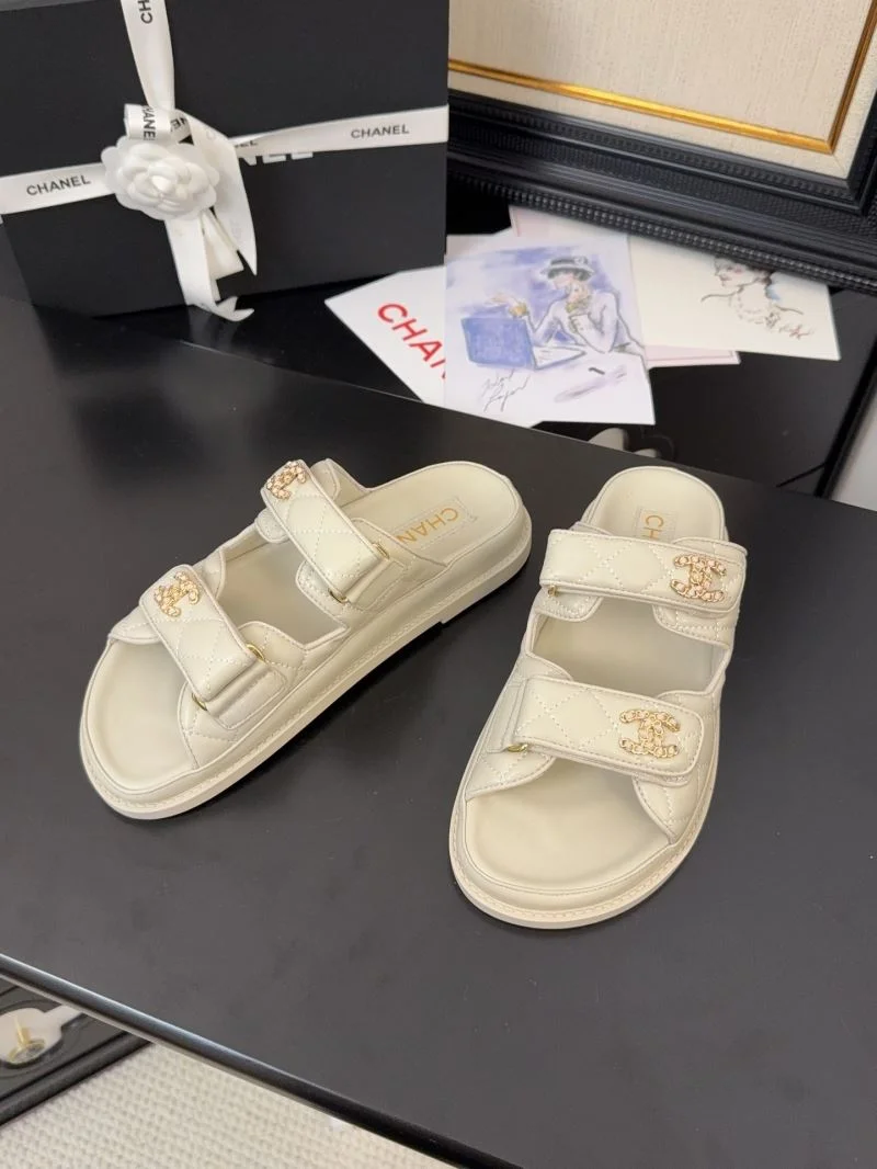 Accurate model Chanel Slippers