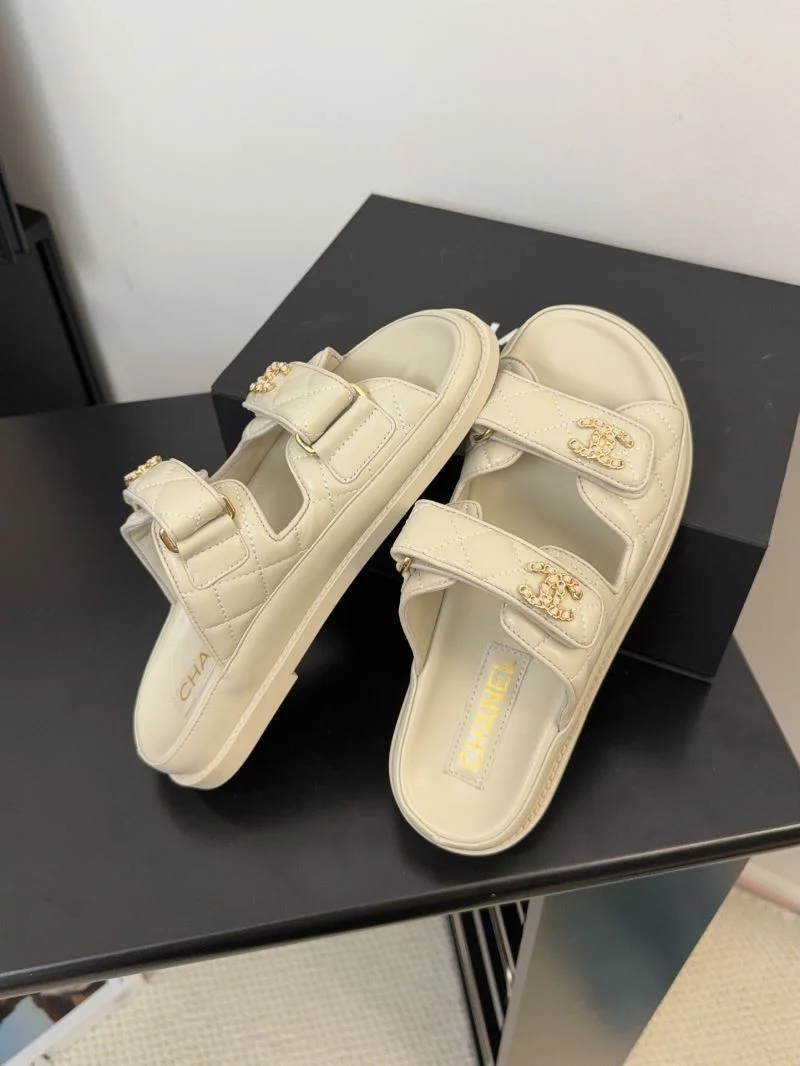 Accurate model Chanel Slippers