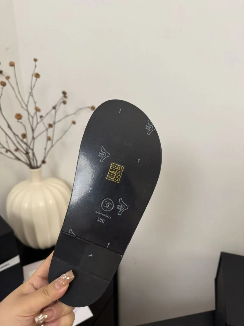 Mirror quality Chanel Slippers