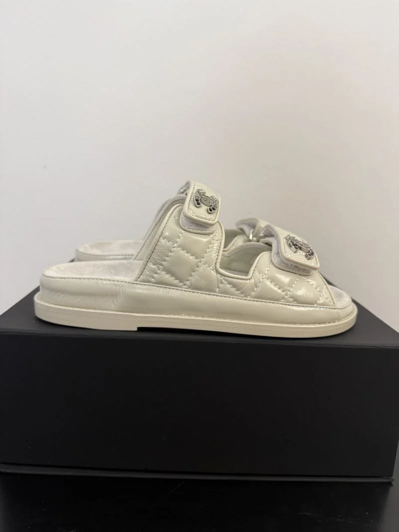 Mirror quality Chanel Slippers