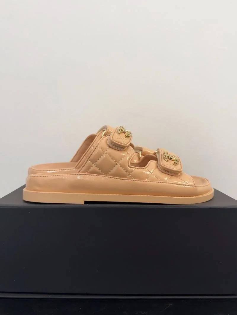 Accurate model Chanel Slippers