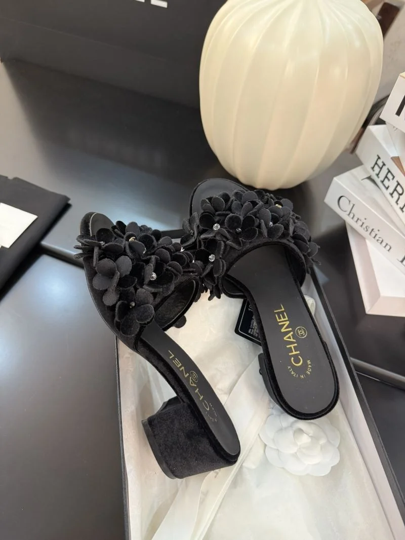 Top match Chanel Slippers