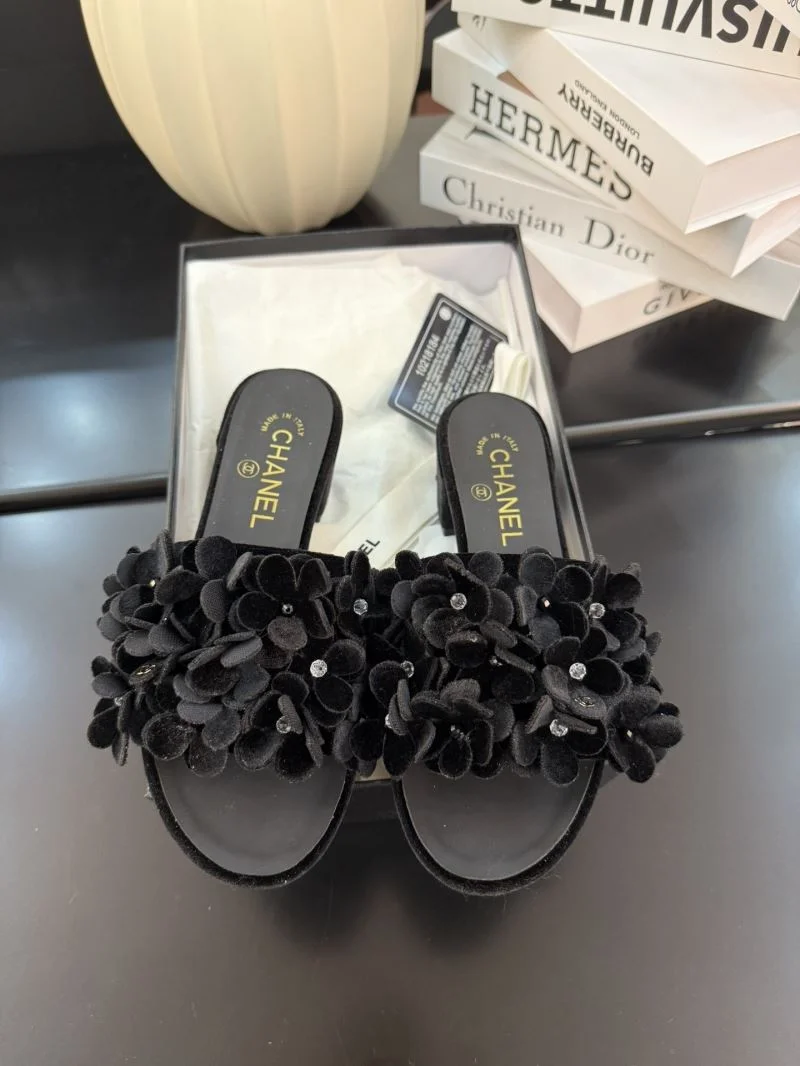 Top match Chanel Slippers