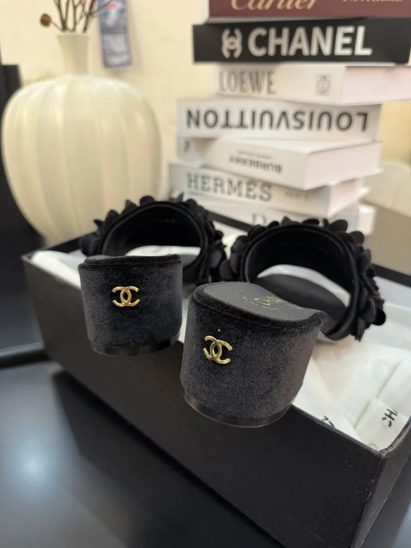 Top match Chanel Slippers