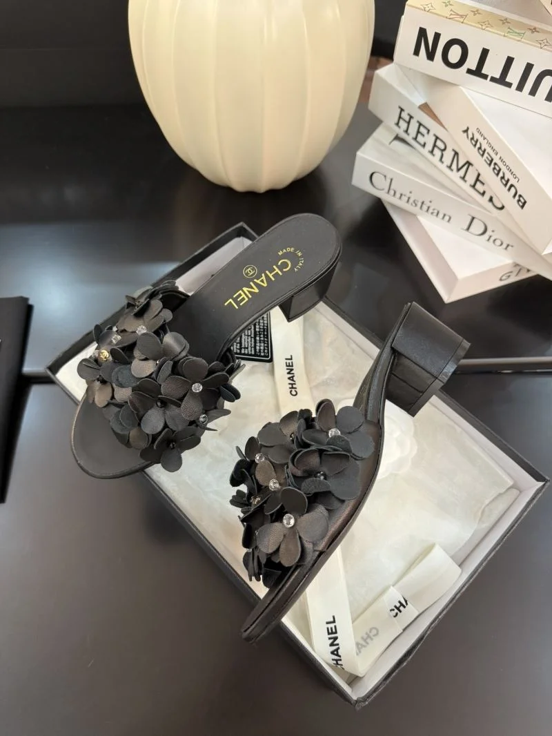 Top match Chanel Slippers
