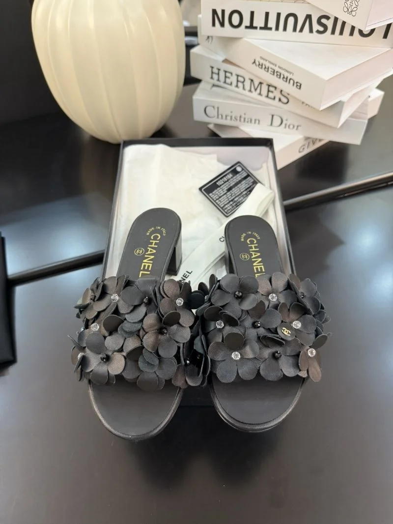 Top match Chanel Slippers