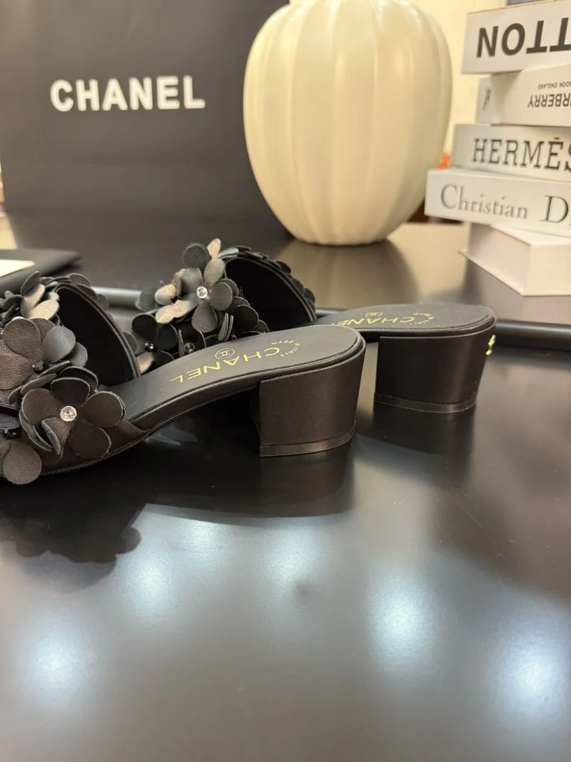 Top match Chanel Slippers