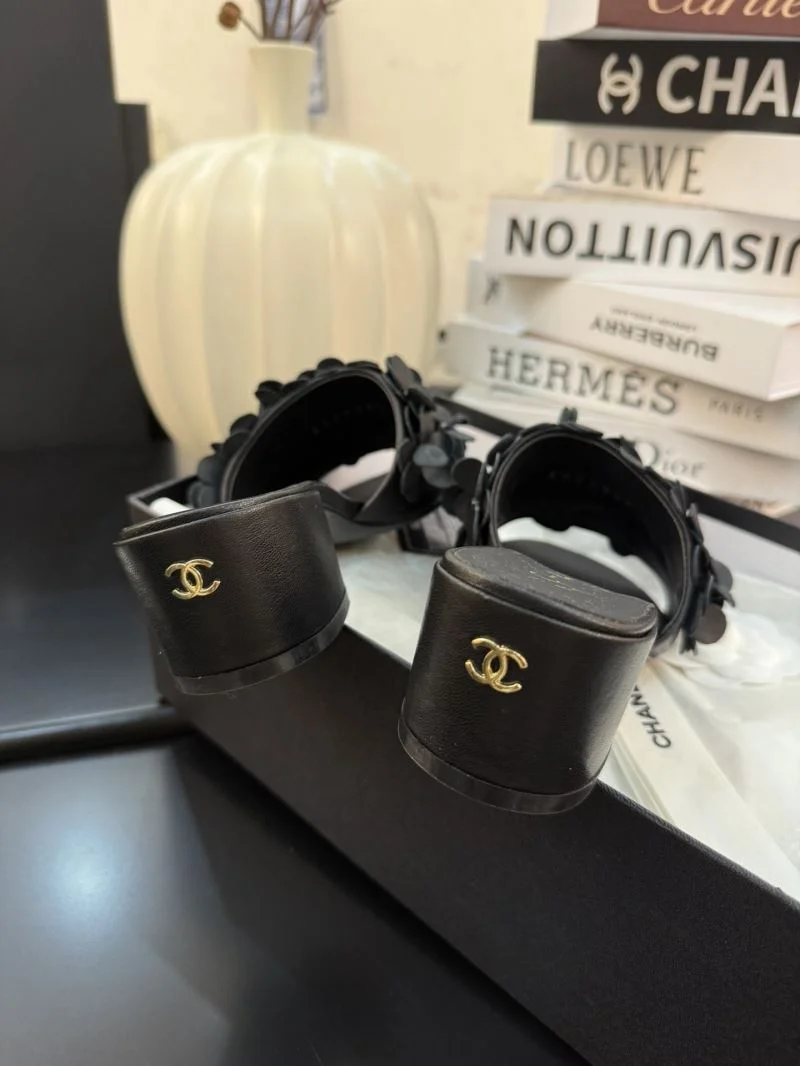 Top match Chanel Slippers