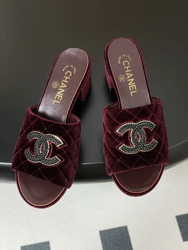 Top mirror Chanel Slippers