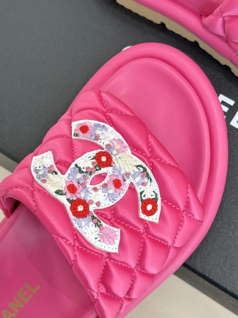 Low-cost Chanel Slippers